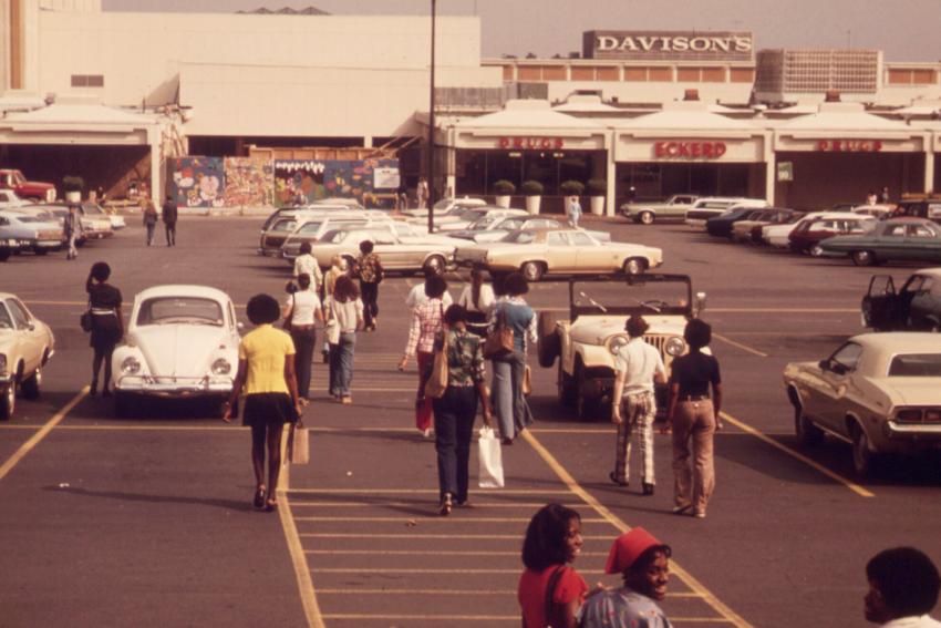 8 Hangout Spots From the 1970s That Deserve a Redux | LoveToKnow