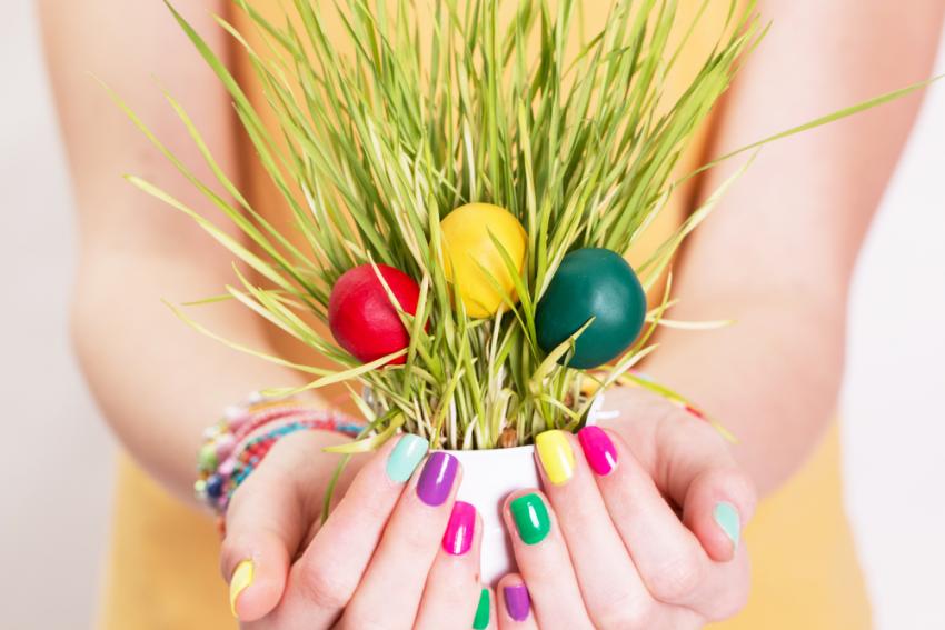 11 Easter Nail Ideas & Art That'll Put Some Spring in Your Step ...