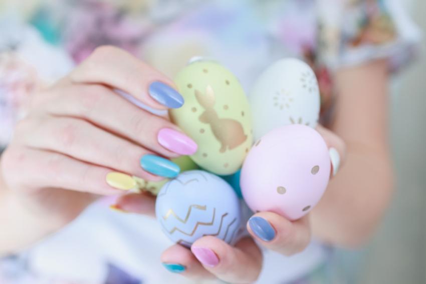 11 Easter Nail Ideas & Art That'll Put Some Spring in Your Step ...