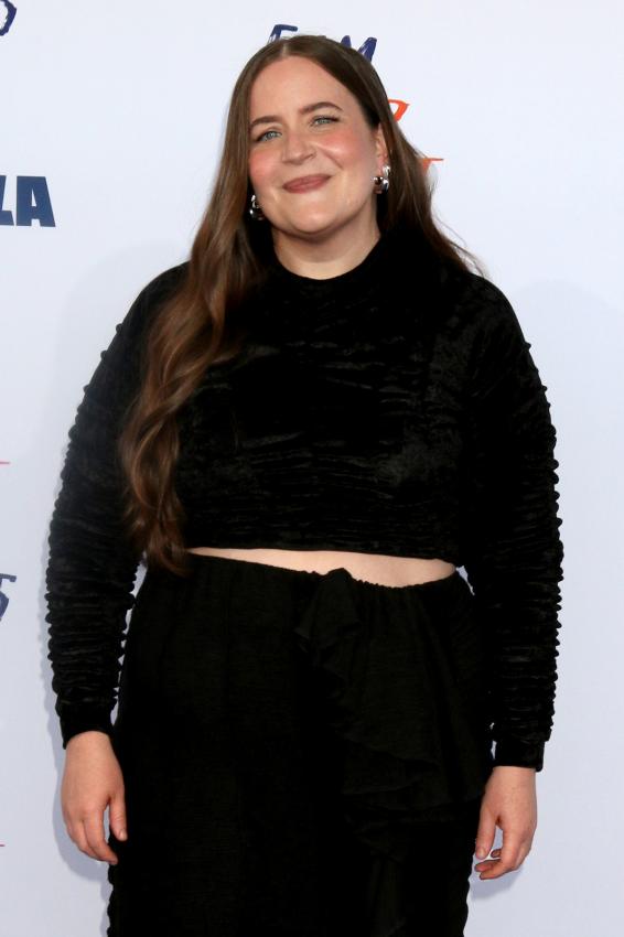 8 Full-Figured Celebrities Who Embrace Their Curves | LoveToKnow