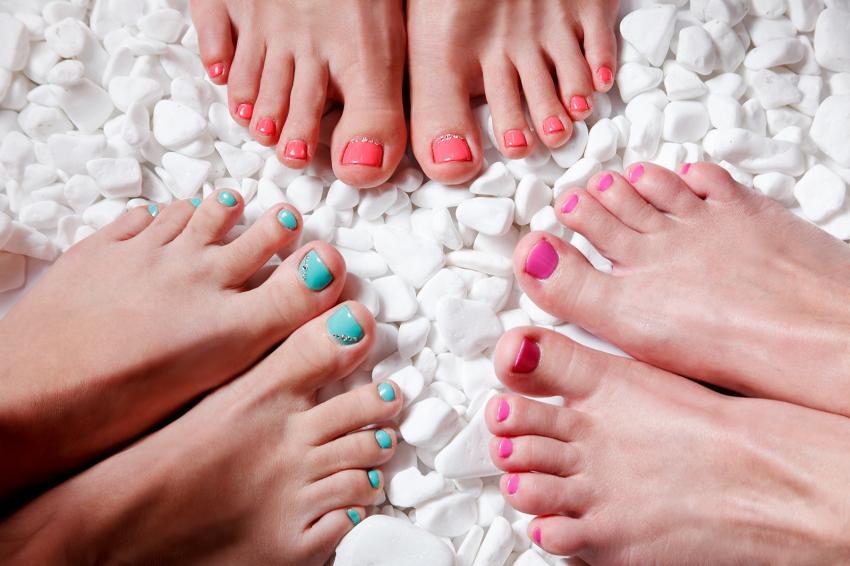 9 Spring Pedicure Ideas for Dazzling Twinkle Toes | LoveToKnow