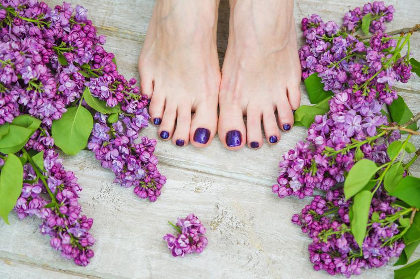 9 Spring Pedicure Ideas for Dazzling Twinkle Toes | LoveToKnow
