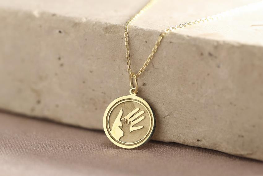 9 Meaningful Motherhood Symbols to Represent Protection & Connection ...