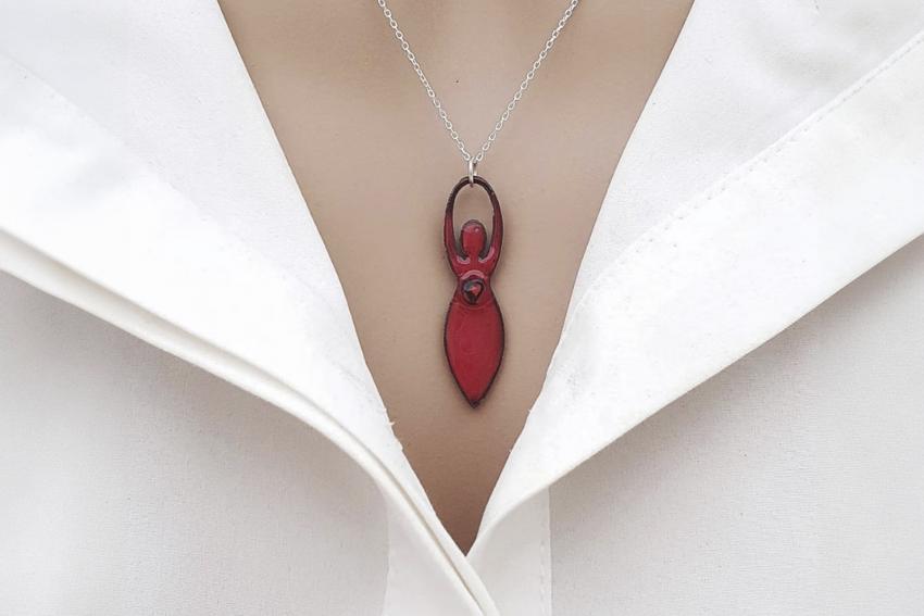 9 Meaningful Motherhood Symbols to Represent Protection & Connection ...