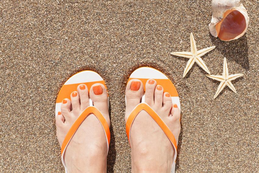 8 Summer Toenail Designs to Welcome the Sunshine | LoveToKnow