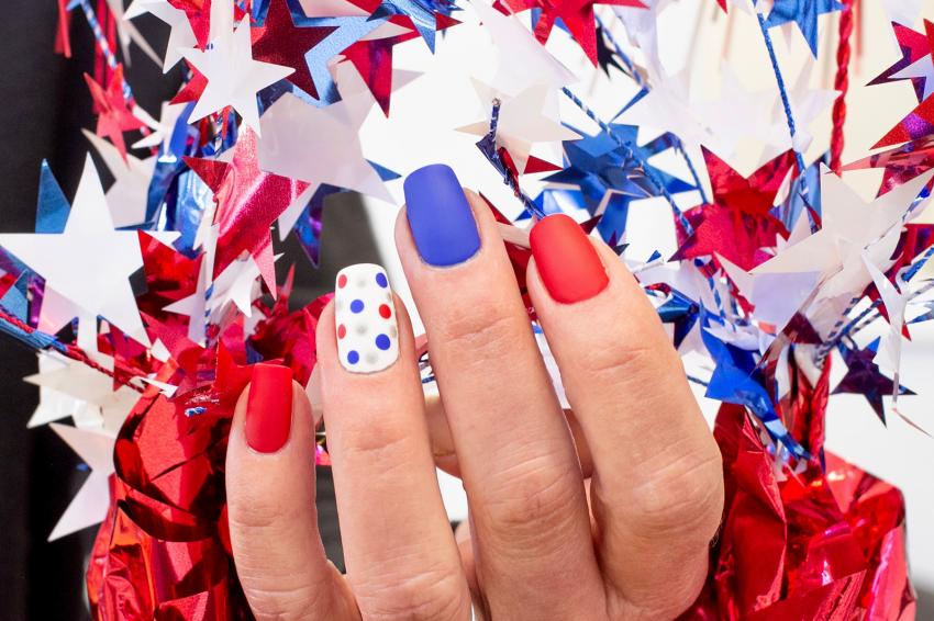 9 4th of July Nail Ideas to Light Up the Sky | LoveToKnow