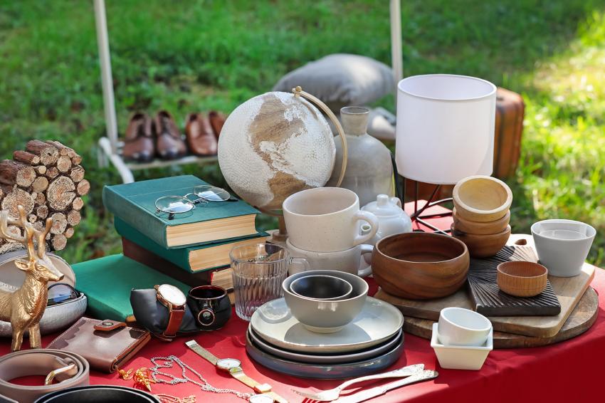 12 Best Things to Buy at Yard Sales to Make a Profit | LoveToKnow
