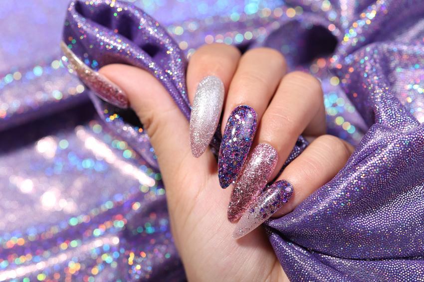 8 Sizzling August Nail Ideas for the Final Full Month of Summer ...