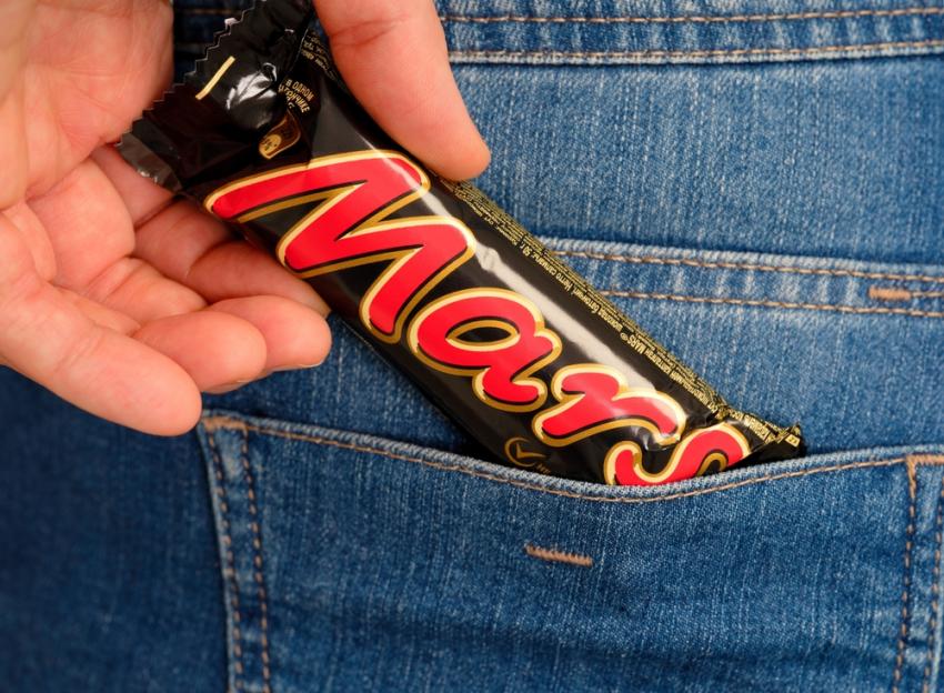 7 Best-Selling Candy Bars Around the World | LoveToKnow