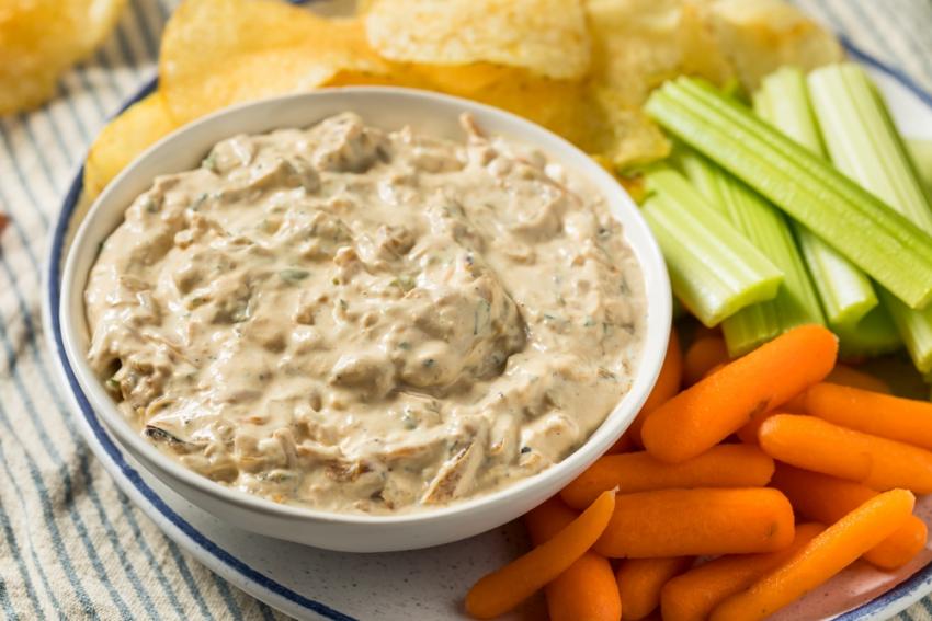 18 Crowd-Pleasing Super Bowl Potluck Foods That'll Get All the Cheers ...