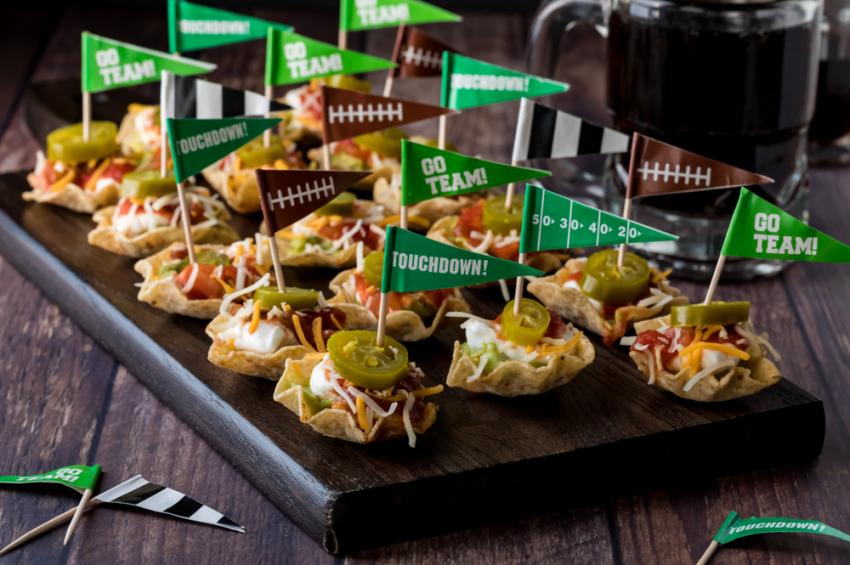 18 Crowd-Pleasing Super Bowl Potluck Foods That'll Get All the Cheers ...