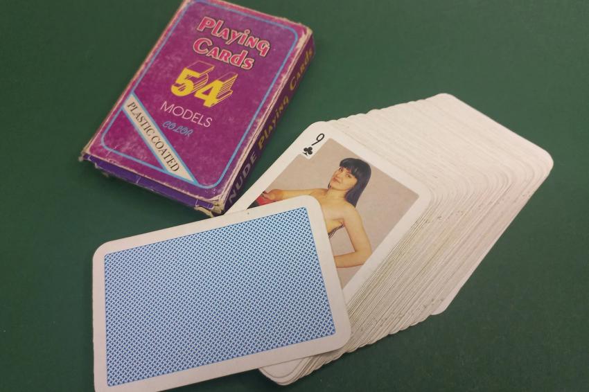 10 Vintage Playing Card Decks That'll Challenge Your Poker Face ...