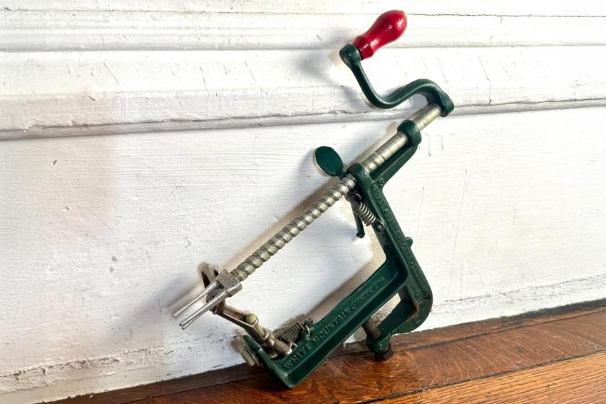 Fall in Love With These Apple-Themed Antiques | LoveToKnow