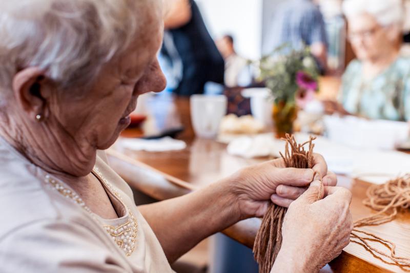 5 Easy Fall Crafts for Seniors for a Cozy Autumn Afternoon | LoveToKnow
