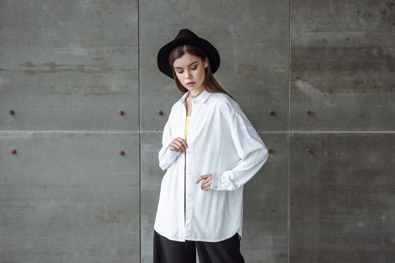 8 Effortless Ways to Style an Oversized Shirt | LoveToKnow