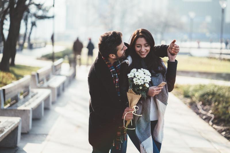20+ Gift Ideas for New Relationships That Strike the Right Balance ...