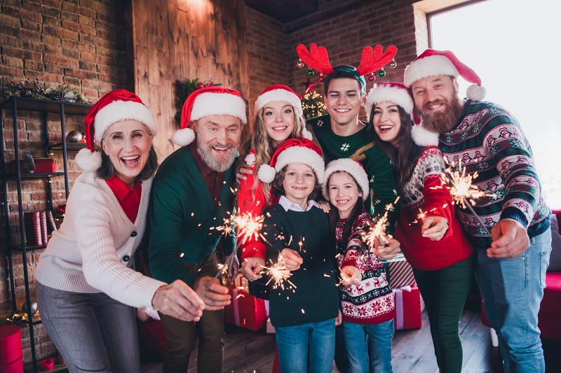My Pro Tips to Finally Get the Perfect Family Holiday Photo | LoveToKnow